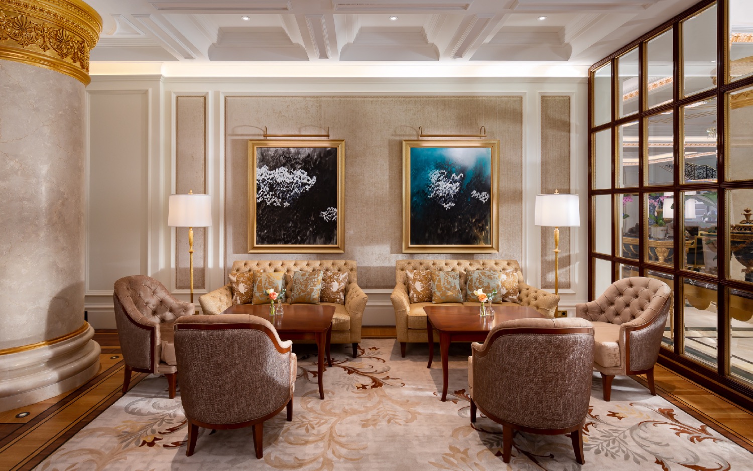Лепестки фиалки и душистые ягоды: у The Carlton, Moscow появился новый ...