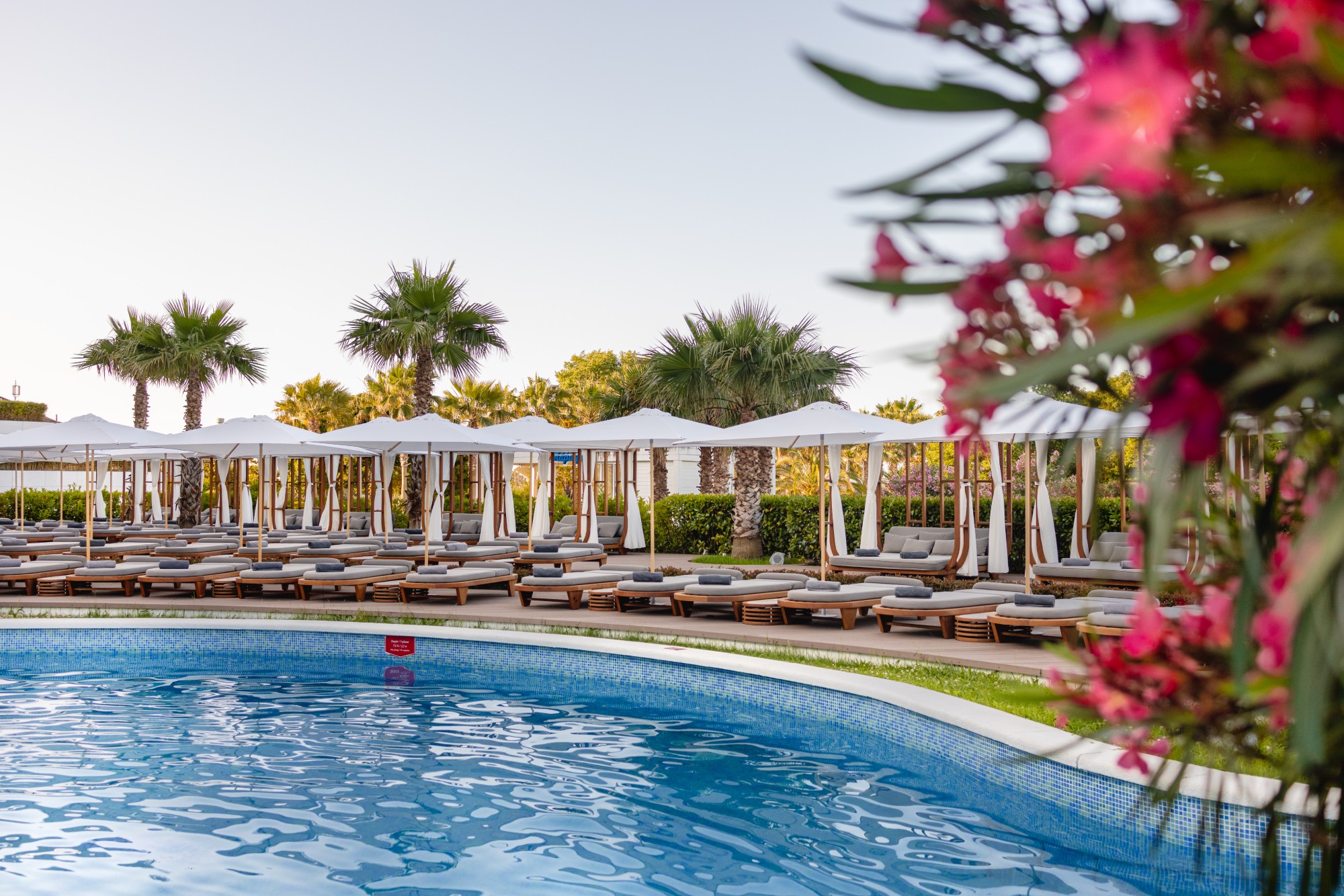 Отель, где встречаются горы, море и велнес: Radisson Collection Парадиз ...